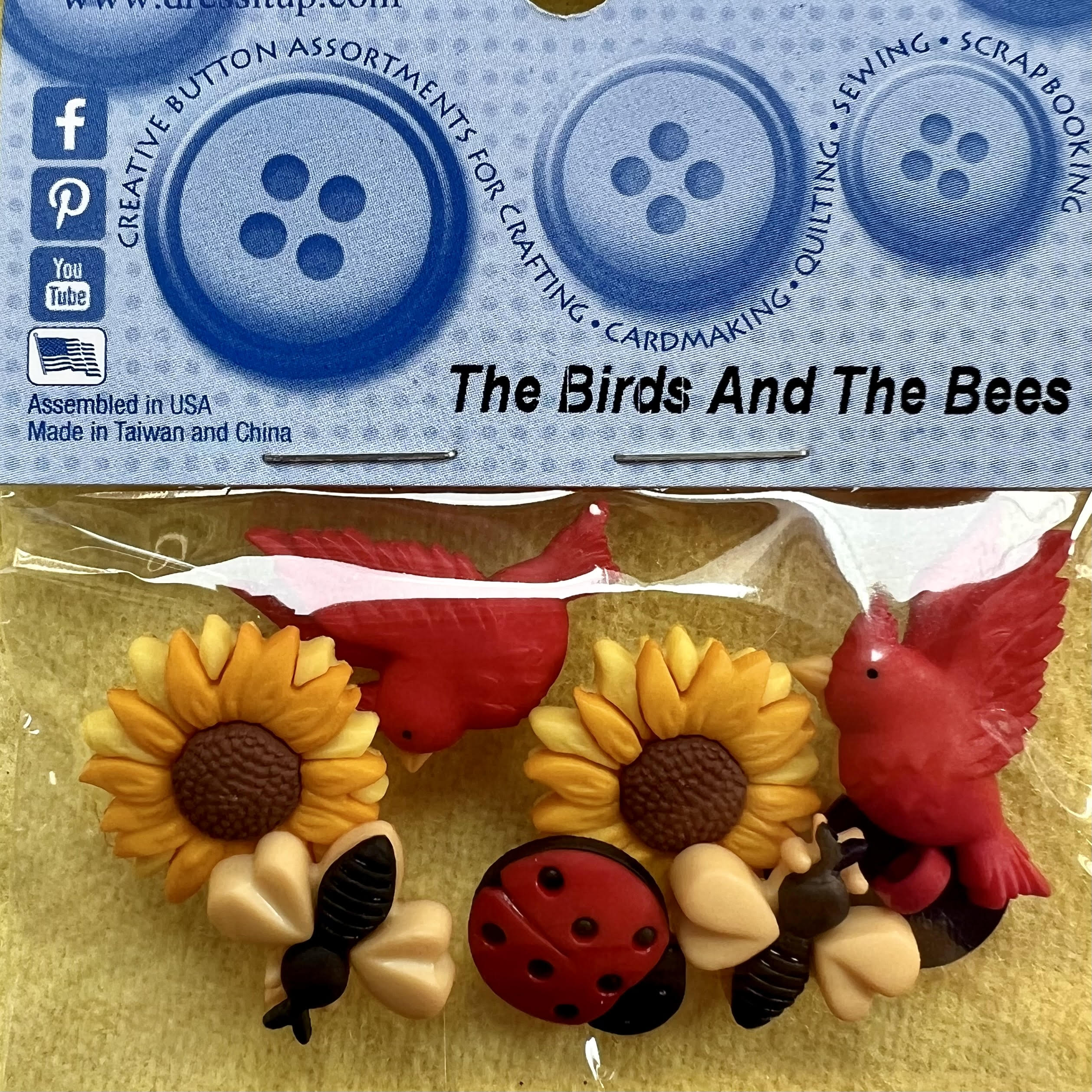 Button #5424-2 - The Birds and the Bees – Blueberry Backroads