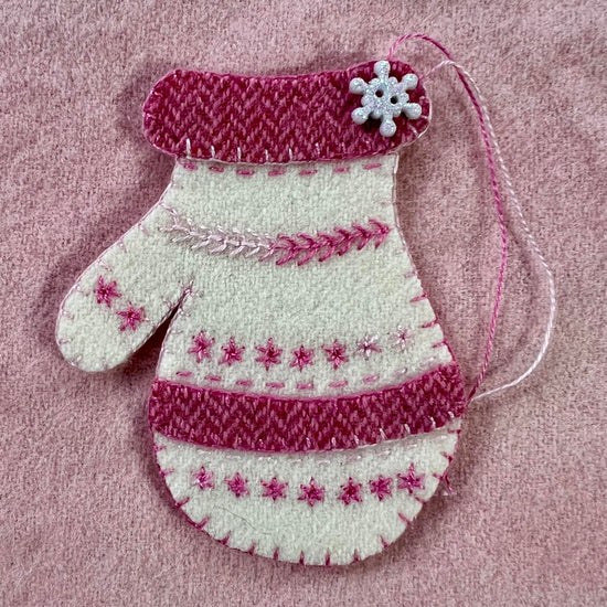 Kit #126 - Wooly Mittens – Blueberry Backroads