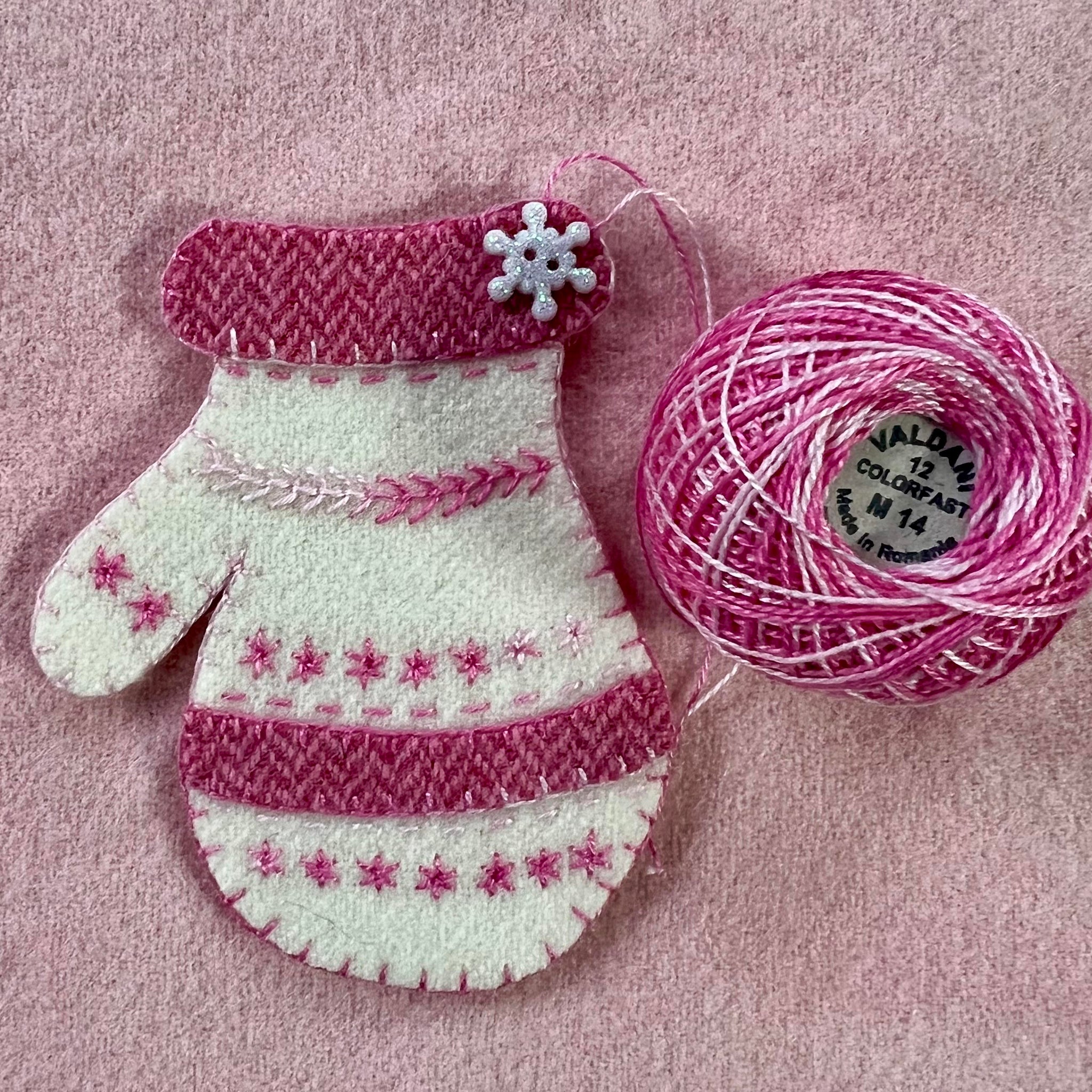 Kit #126 - Wooly Mittens – Blueberry Backroads