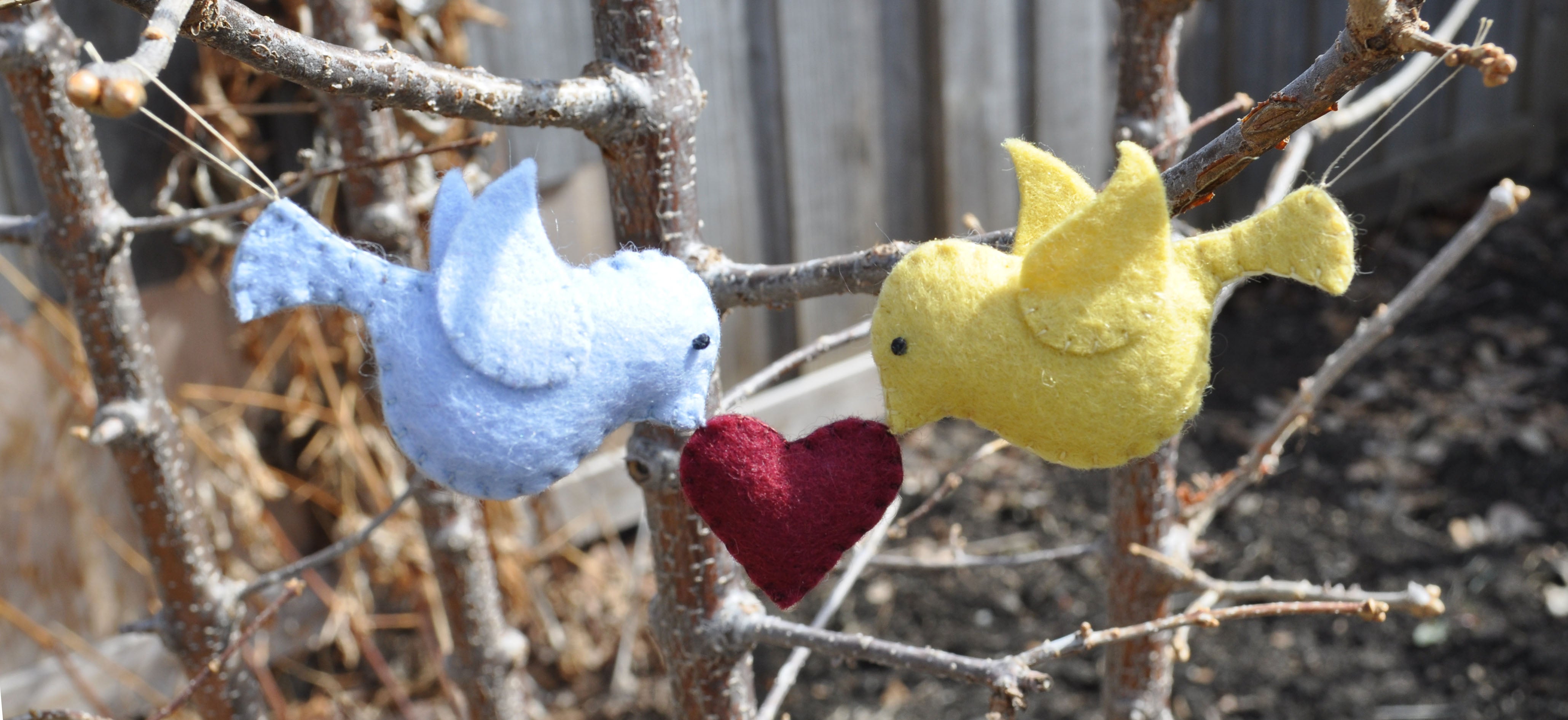 Pattern #085 - Itty Bitty Birds – Blueberry Backroads