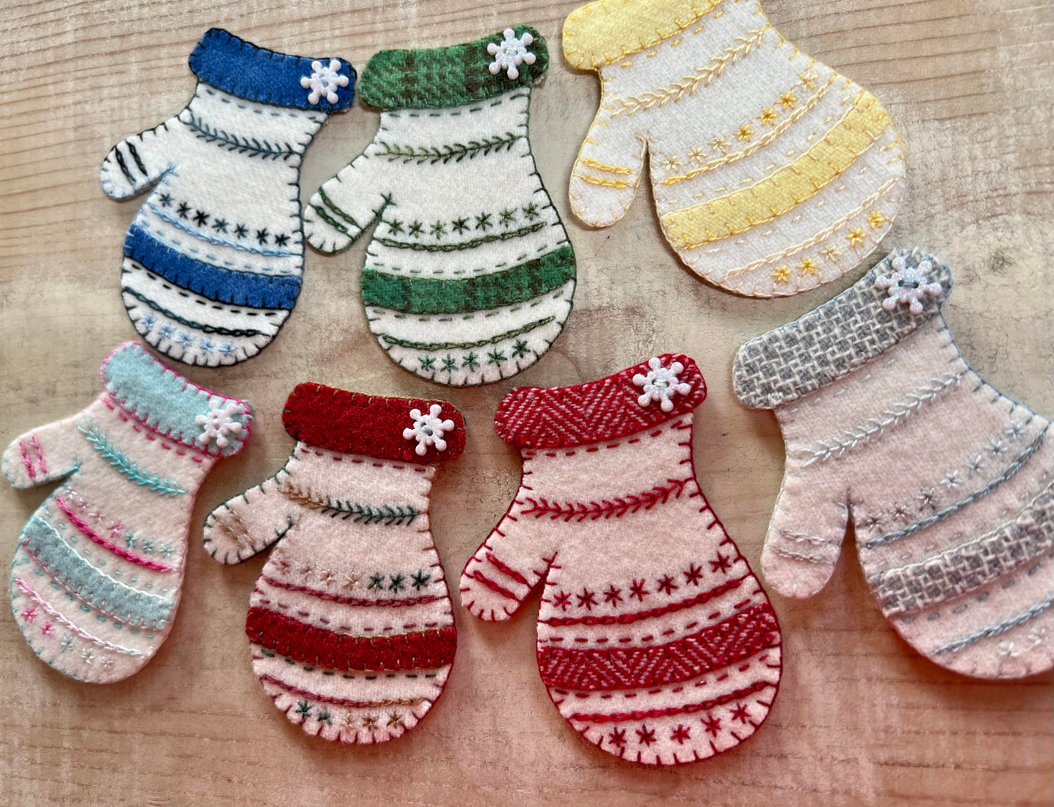 Kit #126 - Wooly Mittens – Blueberry Backroads