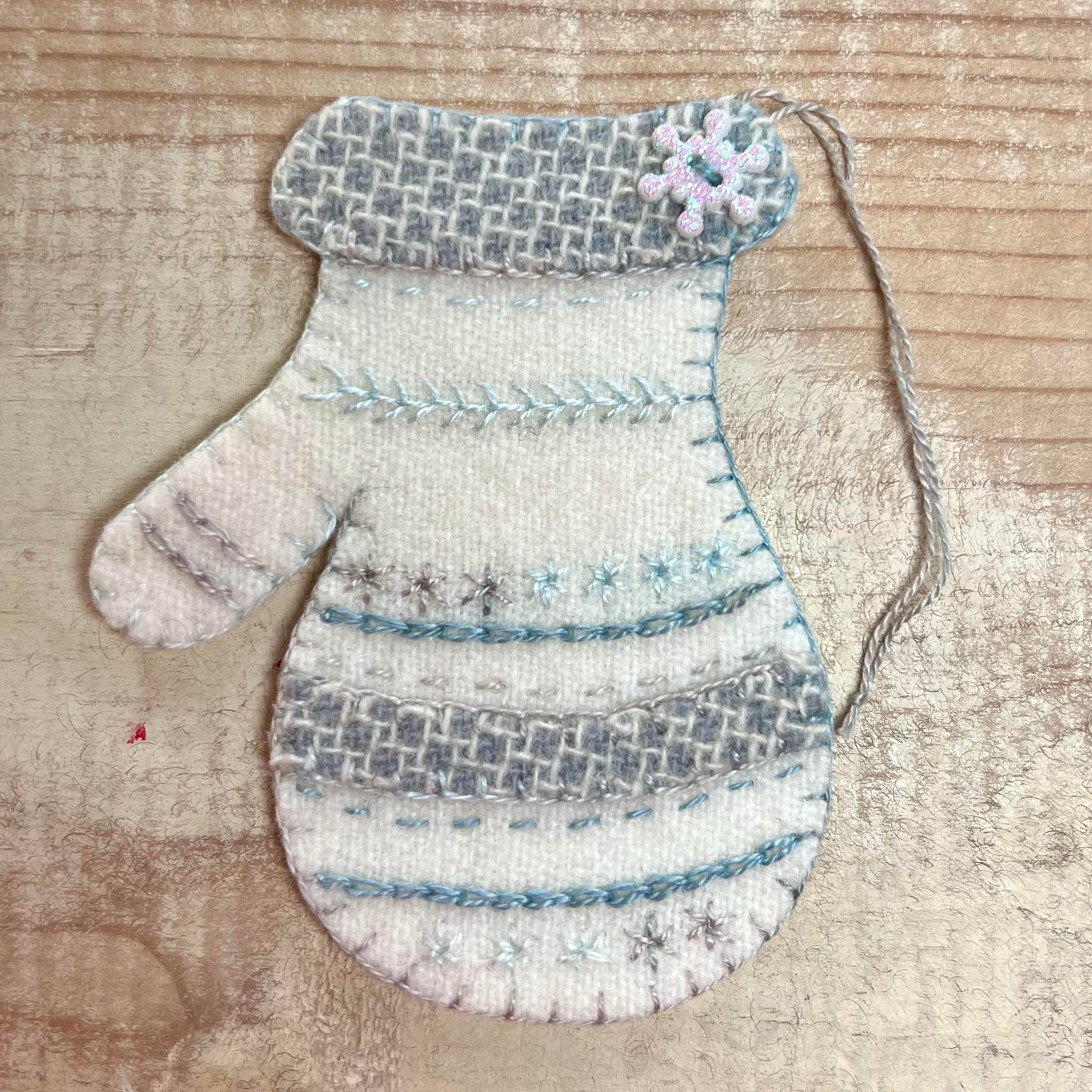 Kit #126 - Wooly Mittens – Blueberry Backroads