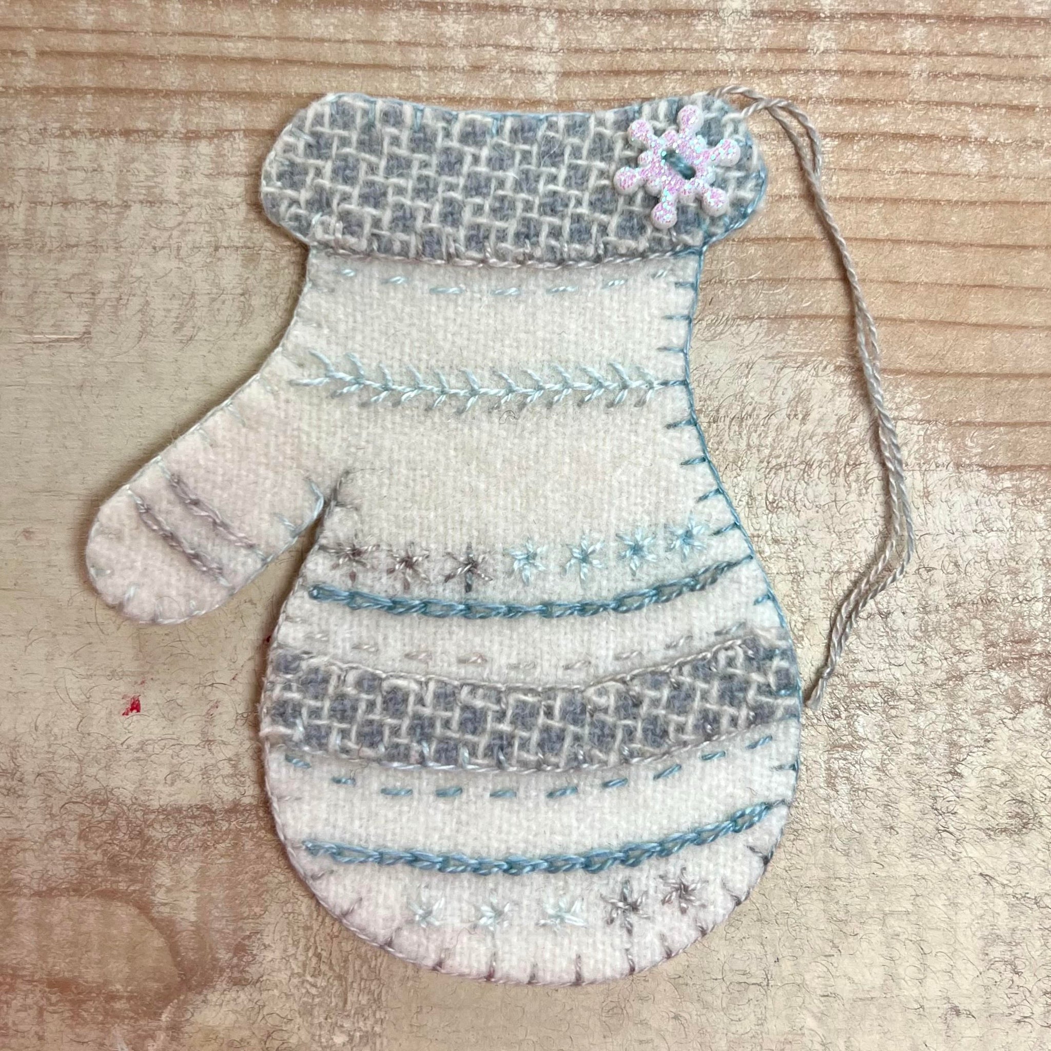 Kit #126 - Wooly Mittens – Blueberry Backroads