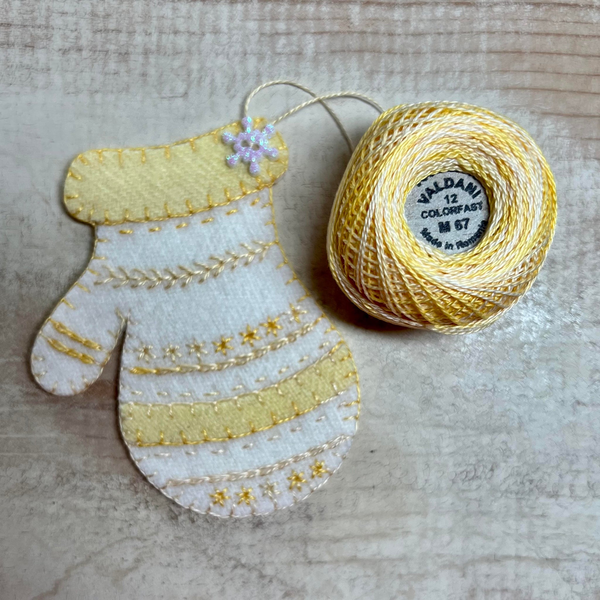 Kit #126 - Wooly Mittens – Blueberry Backroads