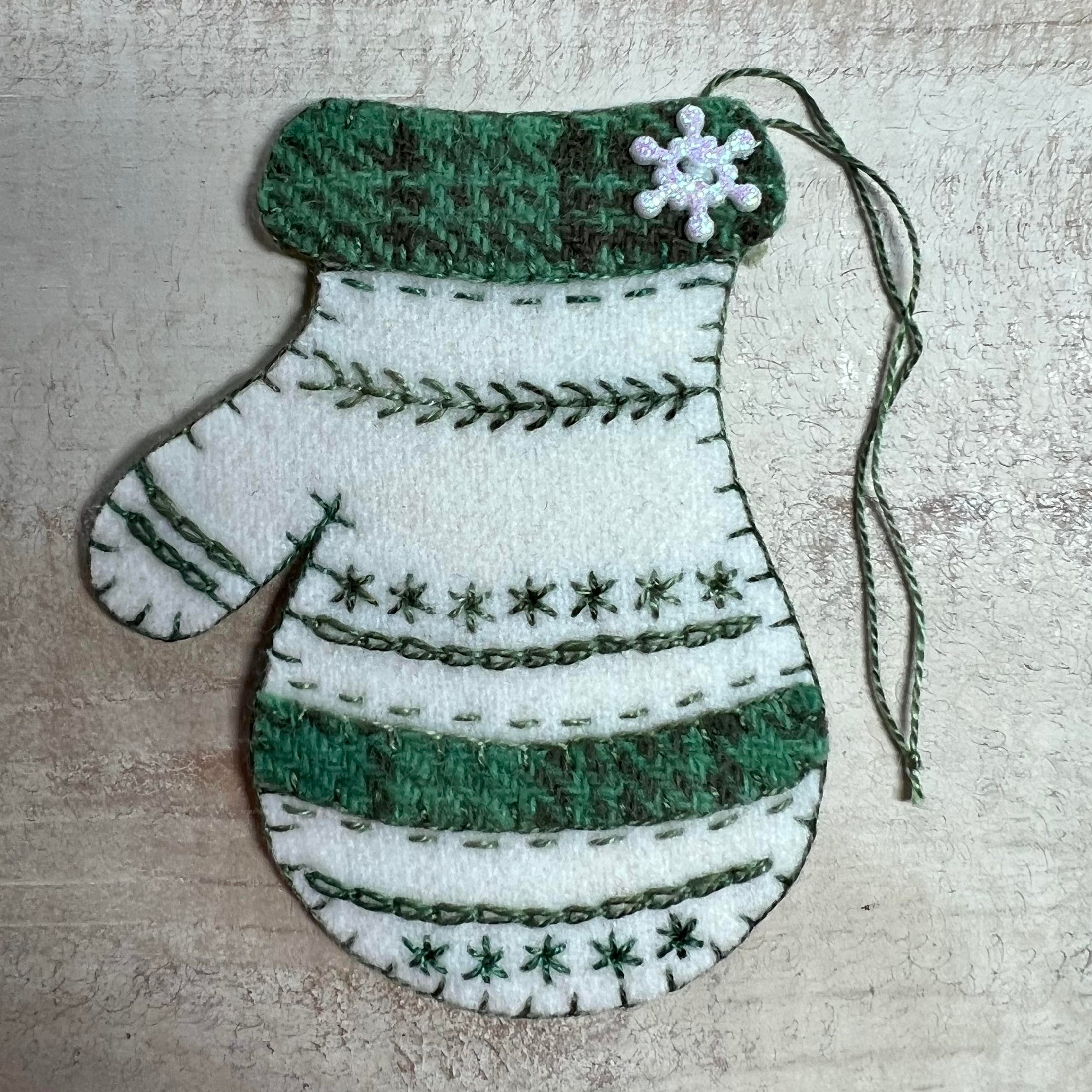 Kit #126 - Wooly Mittens – Blueberry Backroads