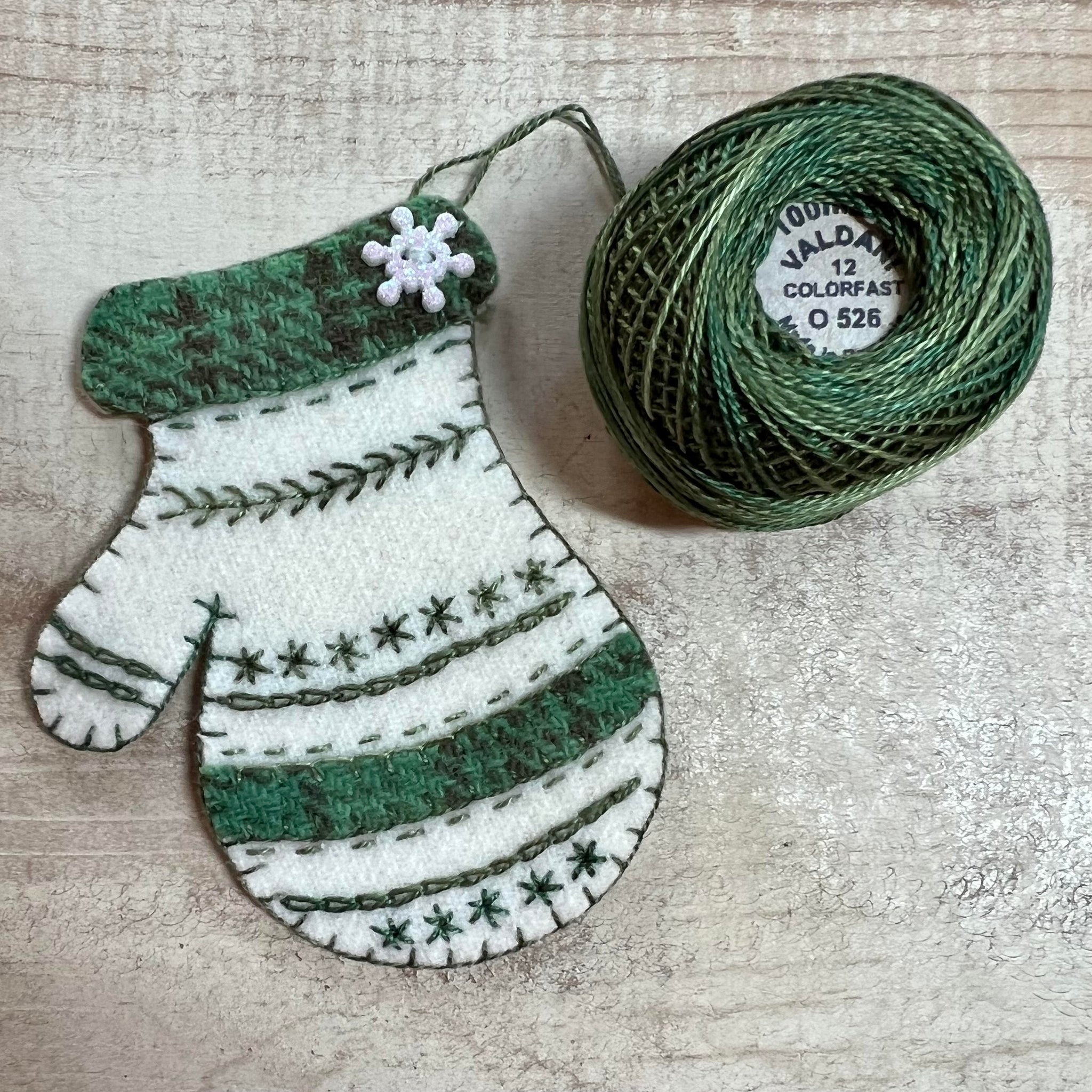 Kit #126 - Wooly Mittens – Blueberry Backroads