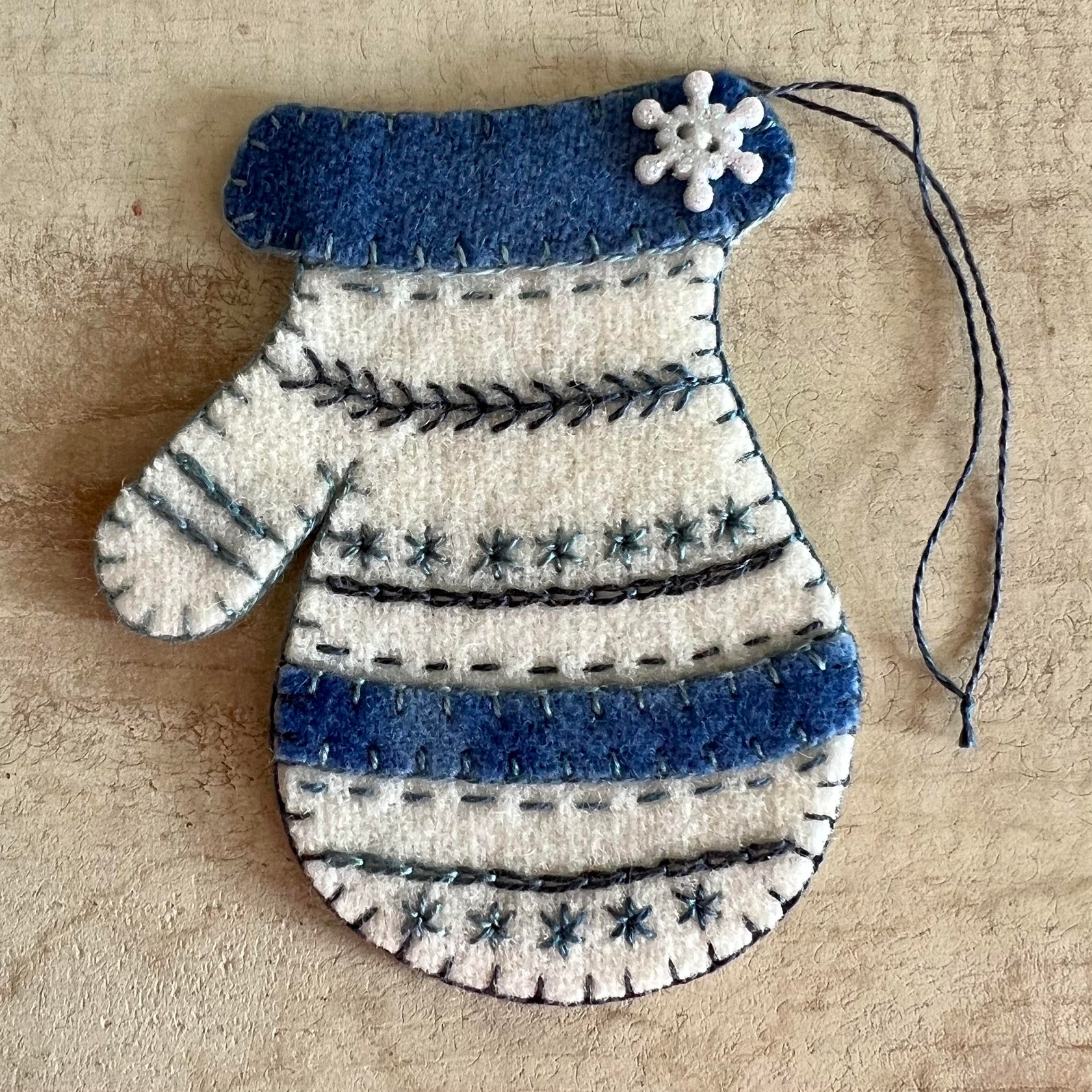 Kit #126 - Wooly Mittens – Blueberry Backroads