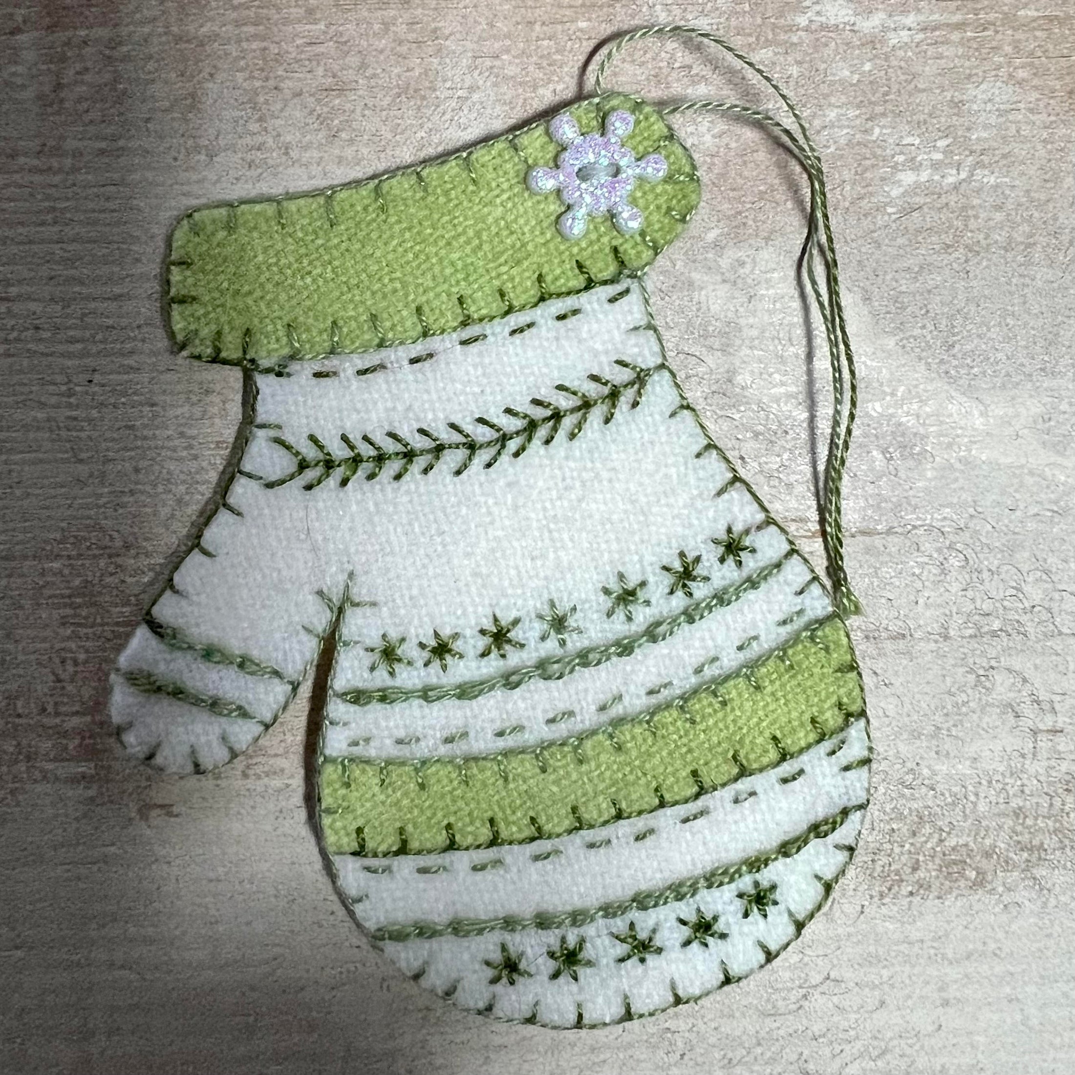 Kit #126 - Wooly Mittens – Blueberry Backroads