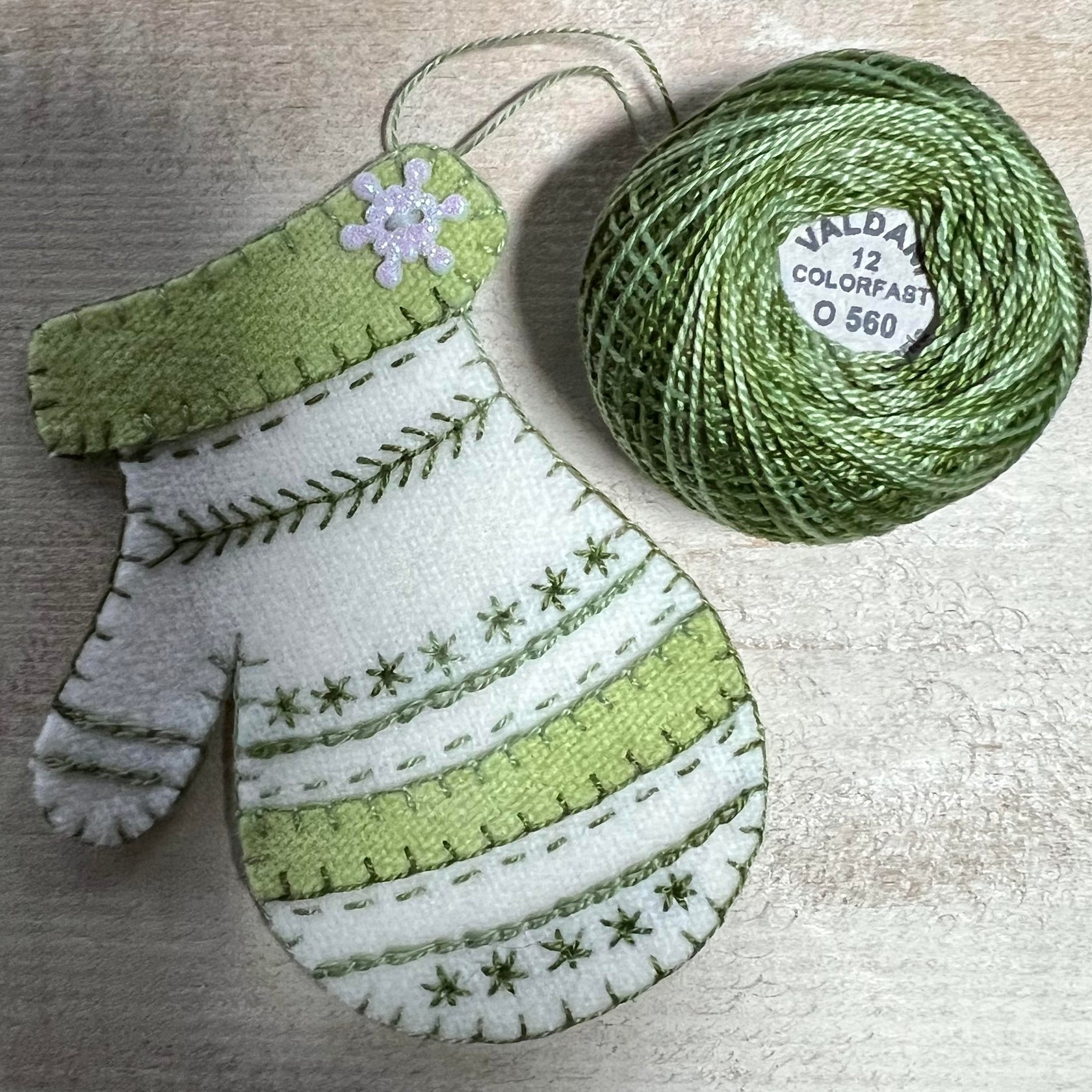 Kit #126 - Wooly Mittens – Blueberry Backroads