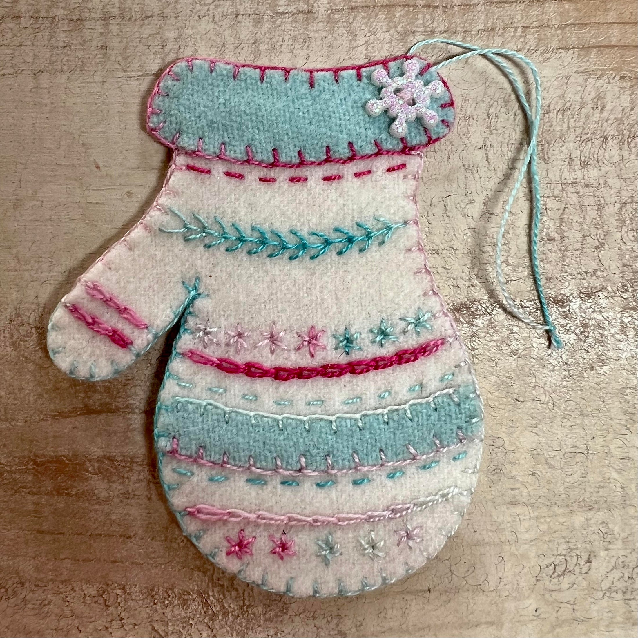 Kit #126 - Wooly Mittens – Blueberry Backroads